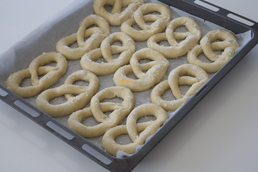 Sašina kuhinja | Bavarski pereci pretzels recept | Sašina kuhinja