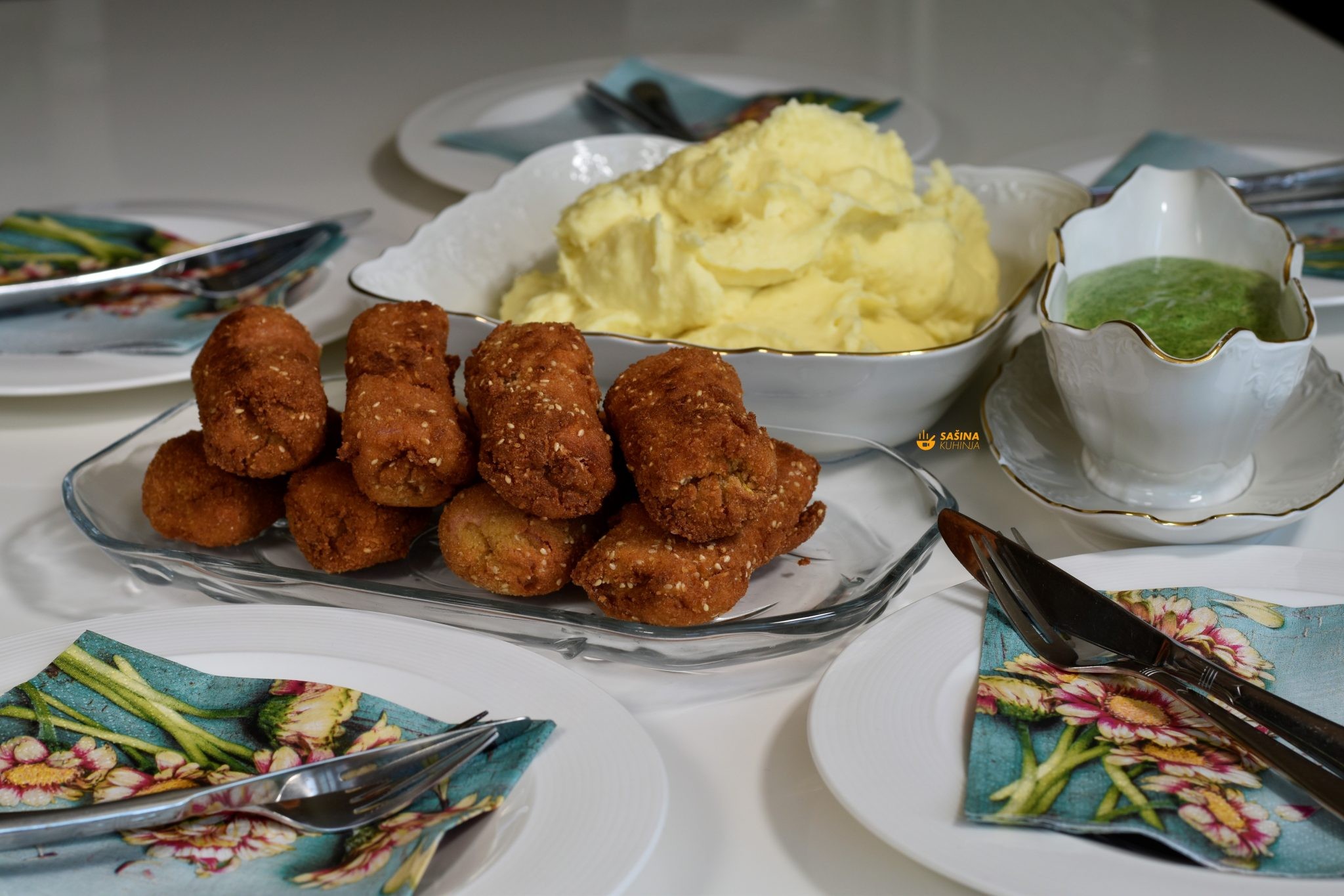 Sašina kuhinja | Pohani sir sa šunkom prilog špinat i pire | Sašina kuhinja