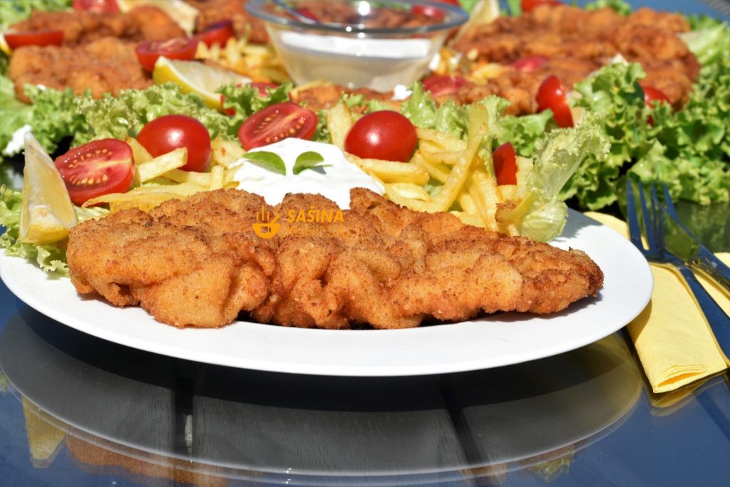 Sašina kuhinja | Bečka šnicla i domaći pomfrit recept | Sašina kuhinja