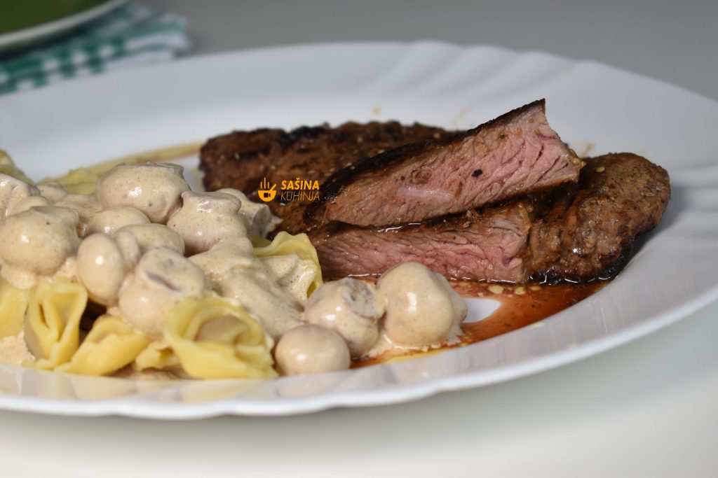 Sašina kuhinja | Ramstek od junetine ili juneći ramsteak 3 recepta ...