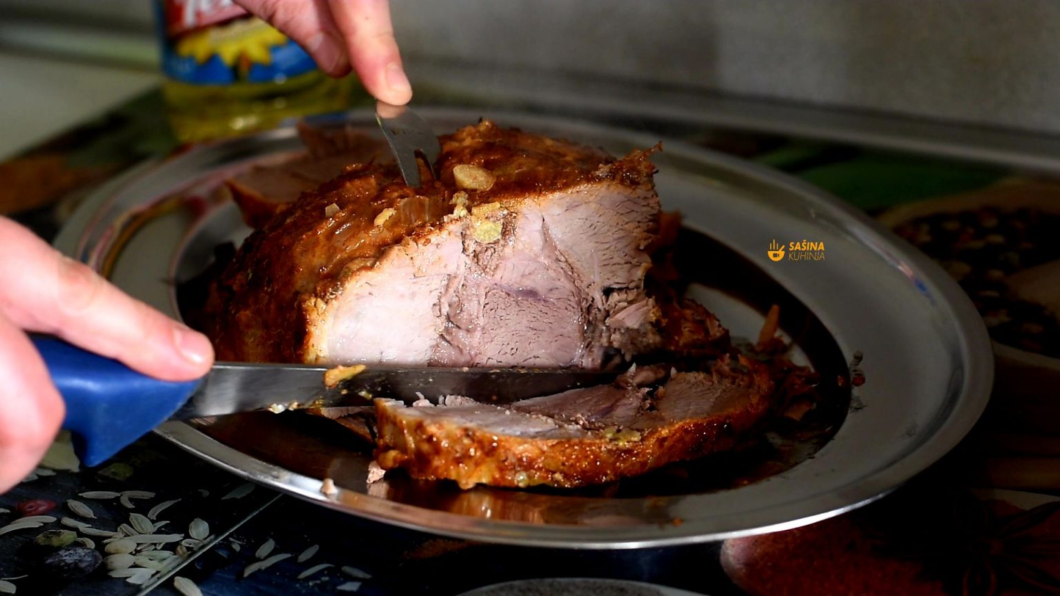 Sašina kuhinja | Svinjska lopatica ili plećka iz pećnice recept ...
