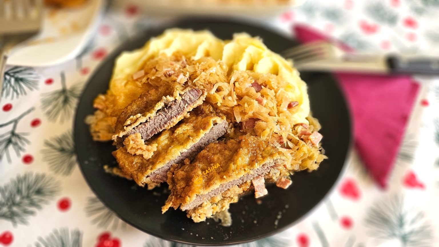 Sašina kuhinja | Pohana junetina s kiselim kupusom recept | Sašina kuhinja